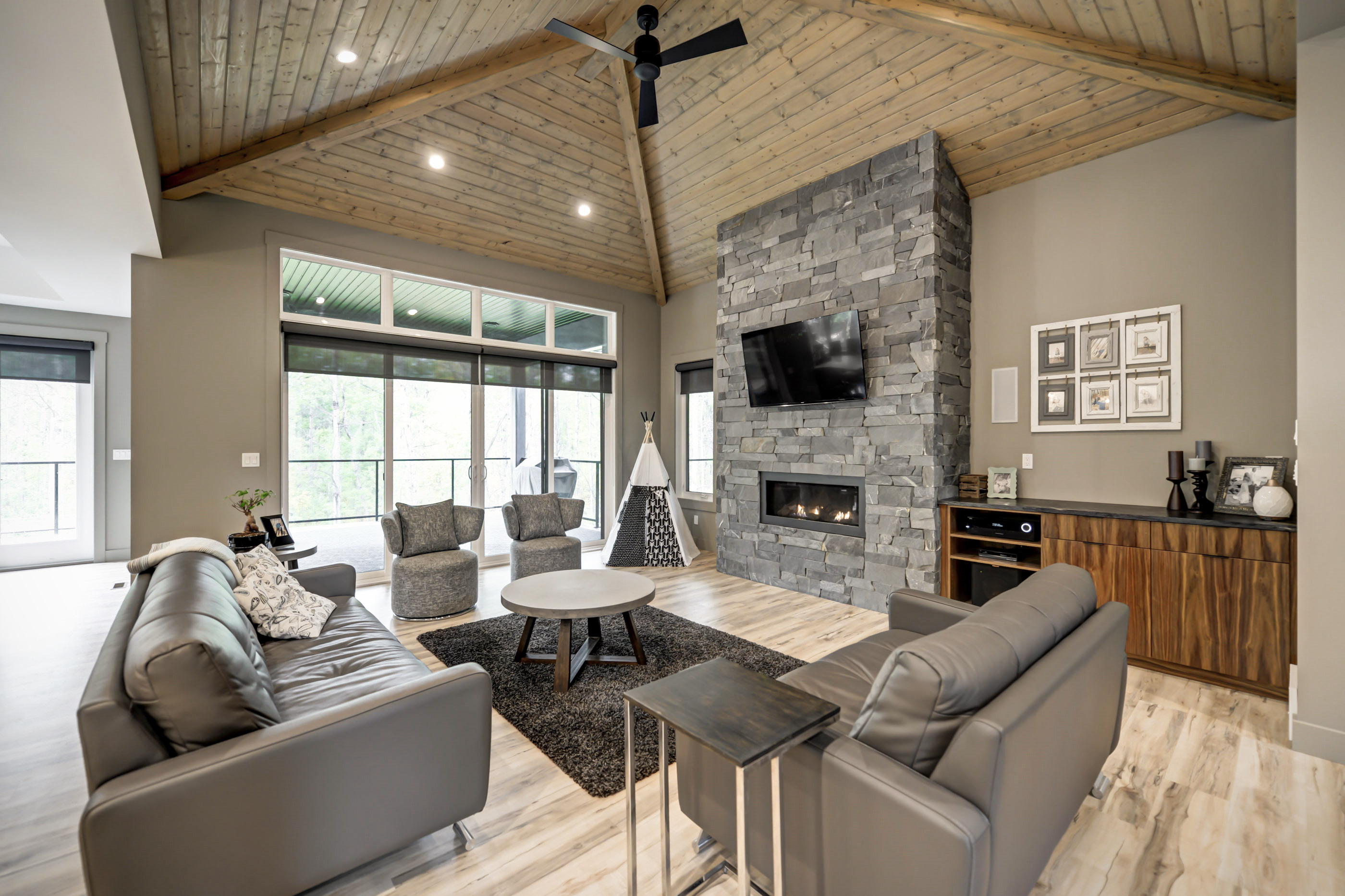 PRAIRIE RETREAT – Parkland Construction